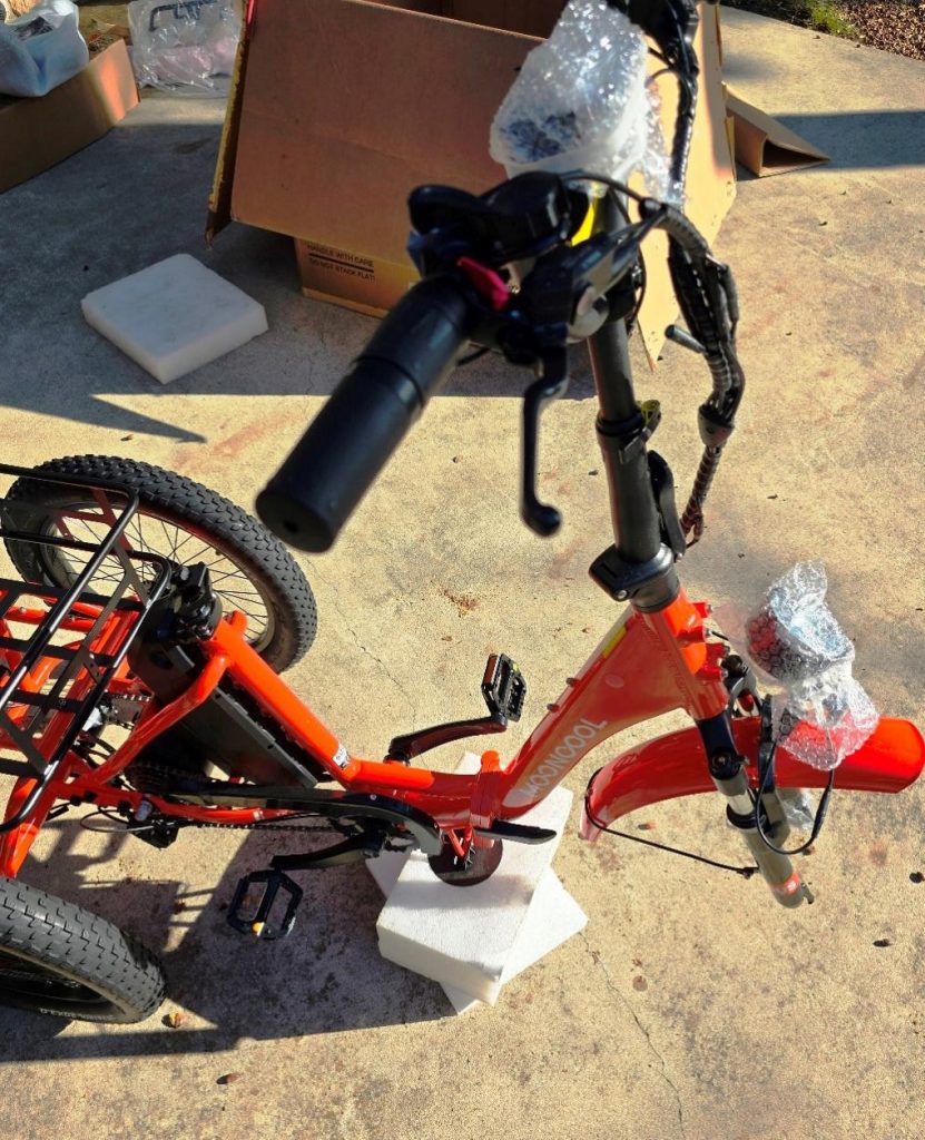 Unboxing and Assembling the Mooncool TK Pro