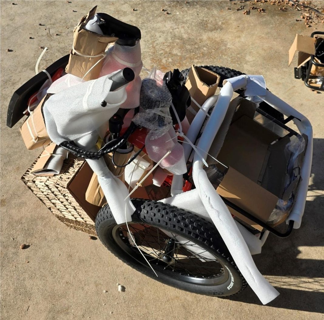 Unboxing and Assembling the Mooncool TK Pro